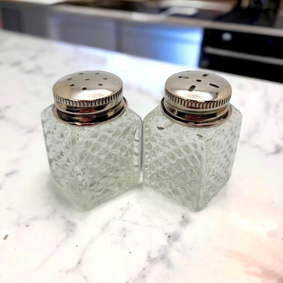 Kitchen | Vintage Tiny Silver Plated Eapg Pressed Glass Salt Pepper ...